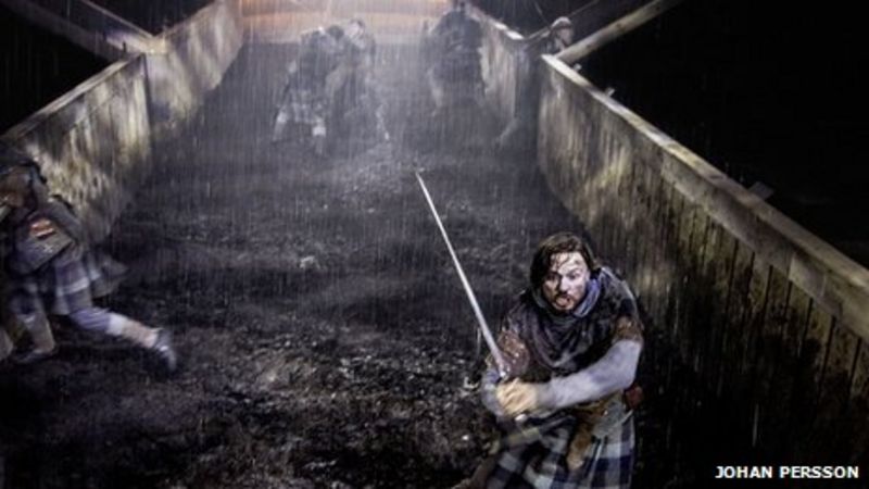 Sir Kenneth Branagh's Macbeth impresses in Manchester - BBC News