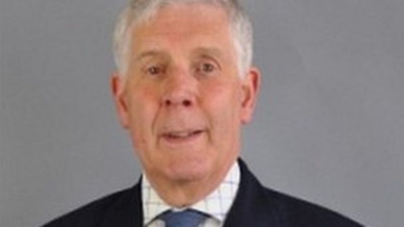 Conduct breach councillor Ron Smith suspended - BBC News