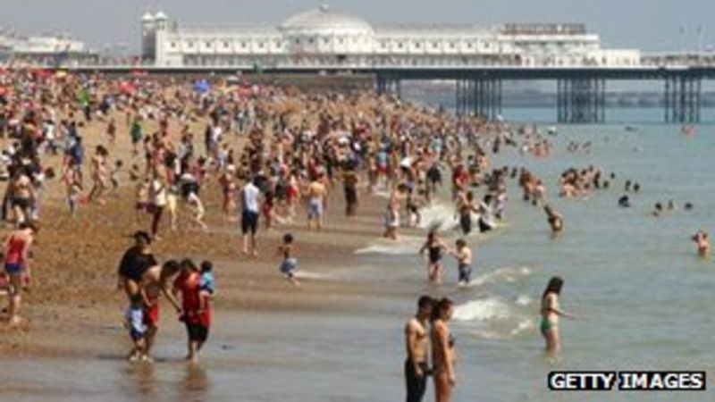 England heatwave alerts issued - BBC News