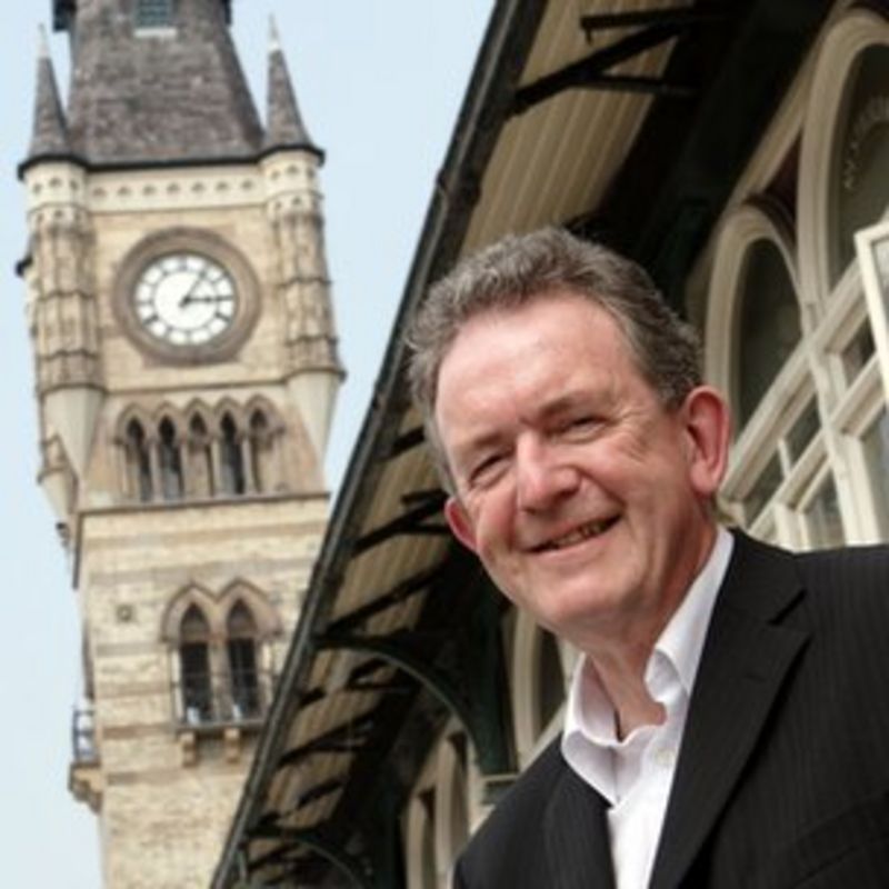 Ex-Darlington Council leader John Williams dies at 65 - BBC News