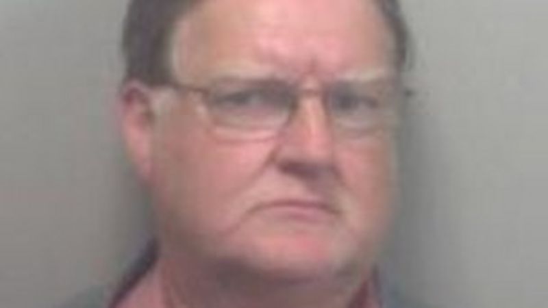 Jason Swift killer Robert Oliver jailed for child visits - BBC News