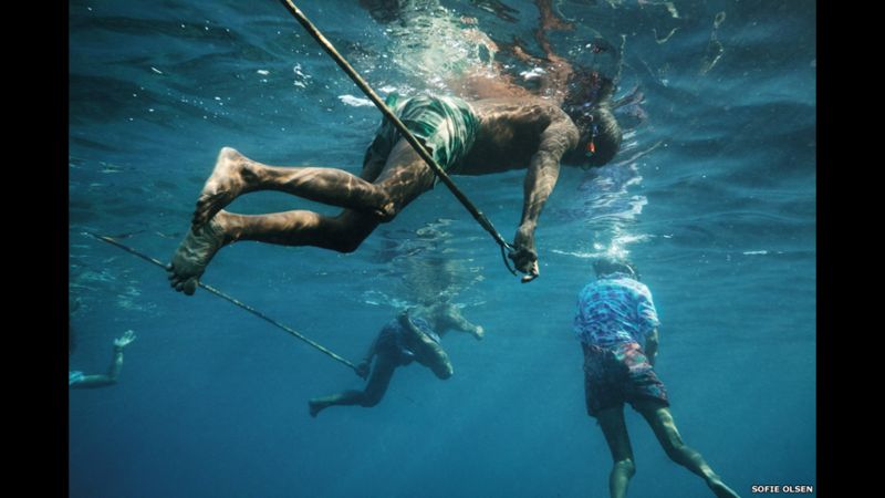 In pictures: The Moken - BBC News