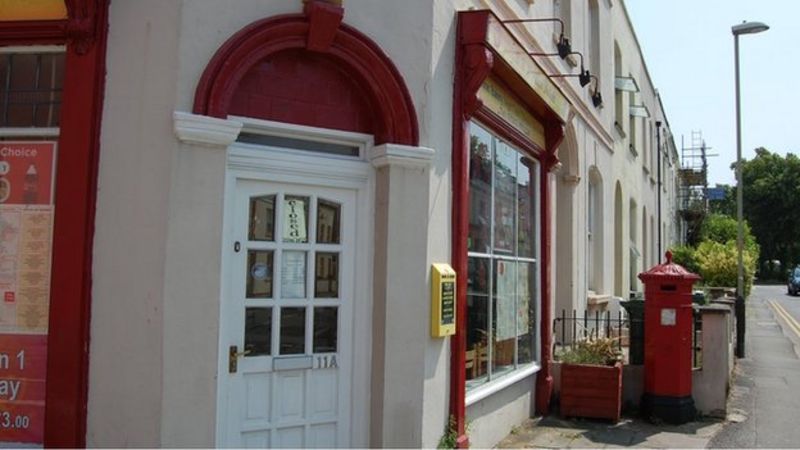 Cheltenham's 'rare' Penfold post boxes - BBC News