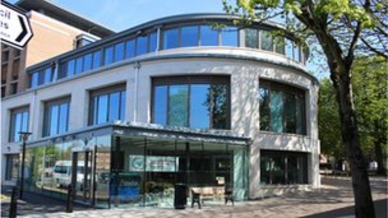 Dorchester's Charles Street library opens - BBC News