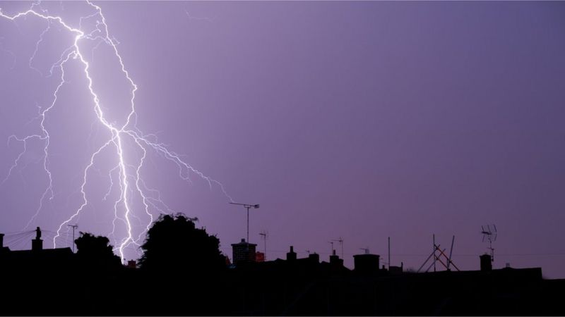 Your photos of recent UK lightning - BBC Weather