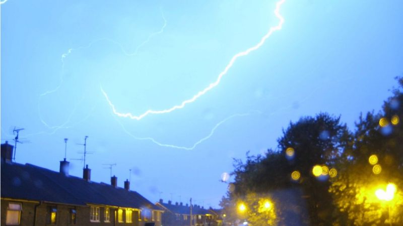 Your photos of recent UK lightning - BBC Weather