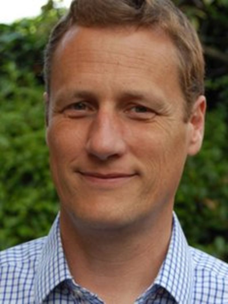 Martyn Snow is consecrated as new Bishop of Tewkesbury - BBC News