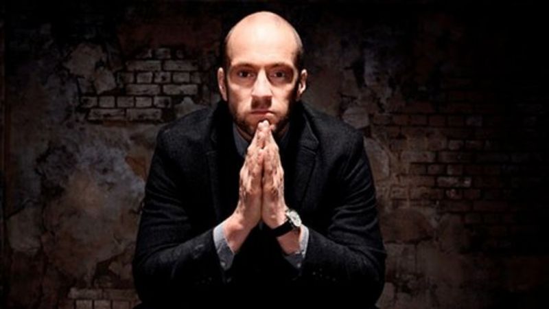 Derren Brown: 'Fame makes people more suggestible' - BBC News