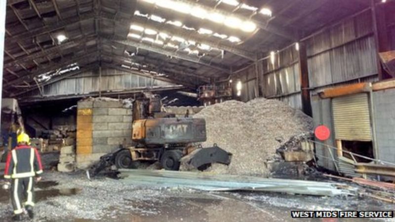 Premier Waste fire: Crews remain at Perry Barr site - BBC News
