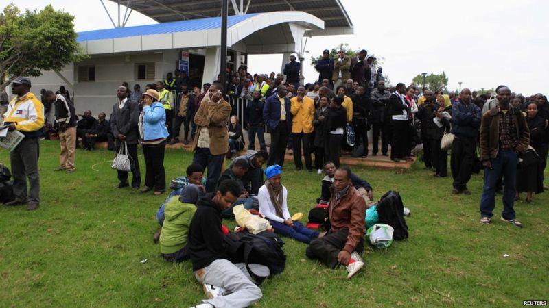 In pictures: Nairobi airport fire - BBC News
