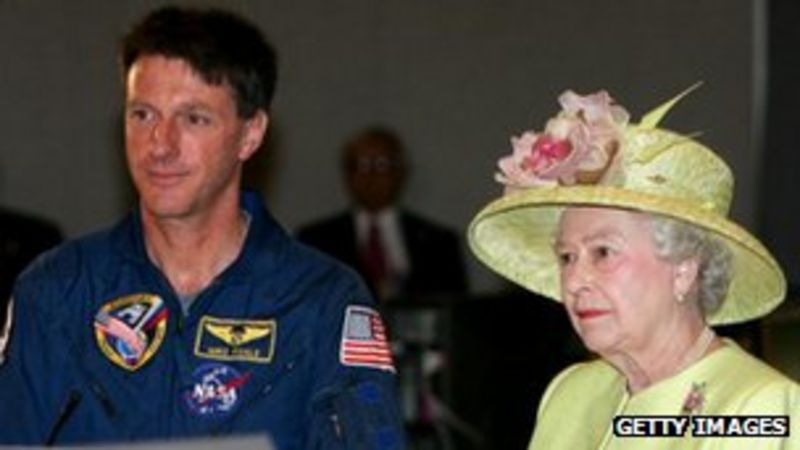 Astronaut Michael Foale retires from Nasa - BBC News