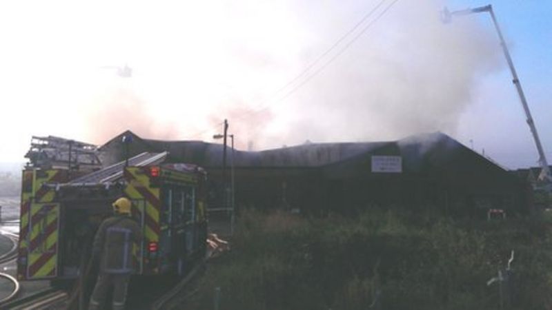 Stoke-on-Trent homes evacuated after gas cylinder fire - BBC News