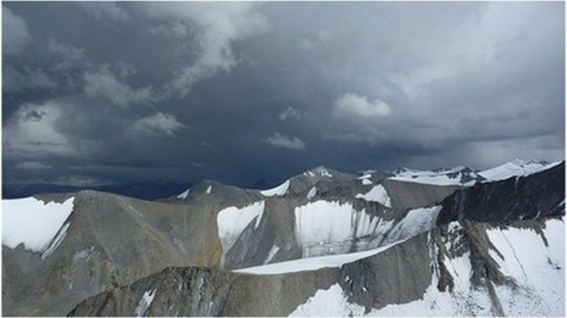 British team first to climb Himalayan mountain - BBC News