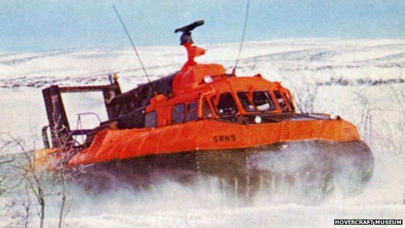 Hovercraft receives mechanical engineers award - BBC News