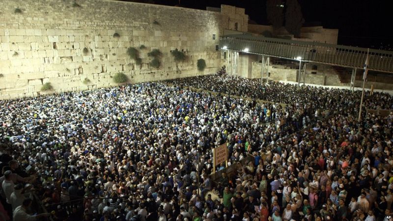 Day in pictures: 13 September 2013 - BBC News