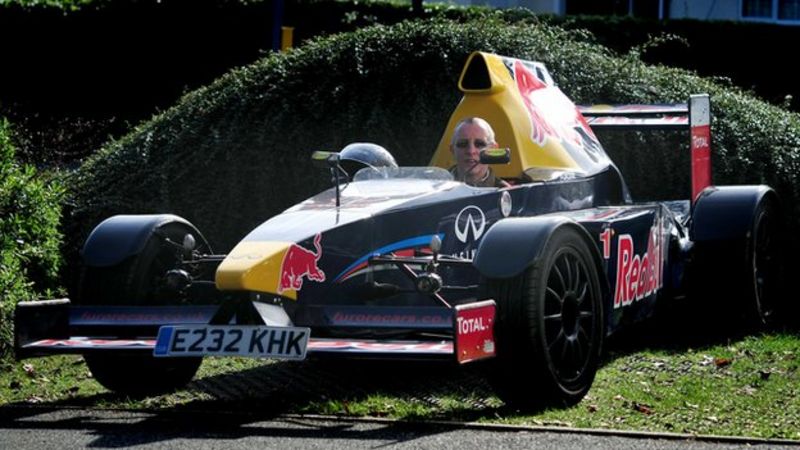 Essex man Russ Bost builds own 'F1' car - BBC News