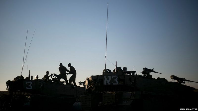 Day in pictures: 2 October 2013 - BBC News