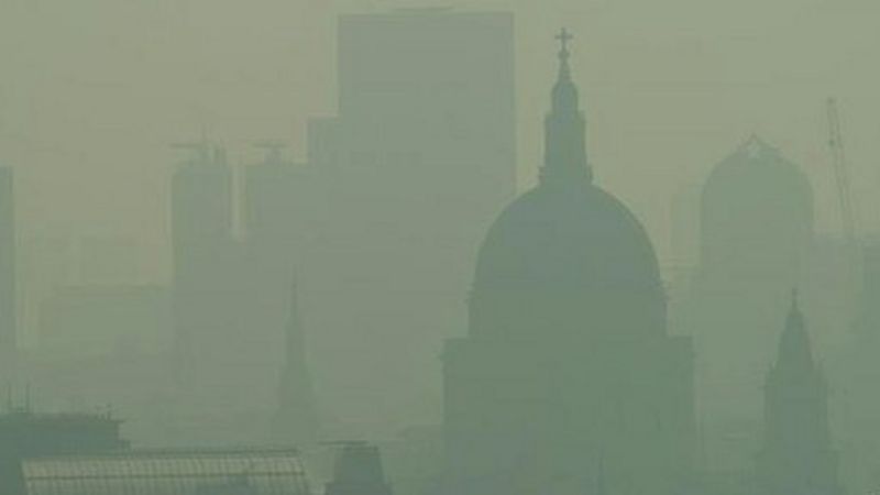 Paris car ban imposed after pollution hits high - BBC News