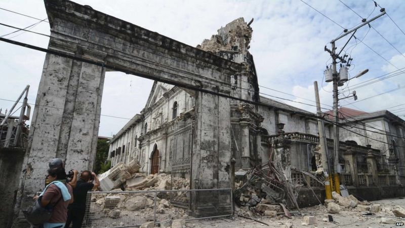 In pictures: Philippine earthquake - BBC News