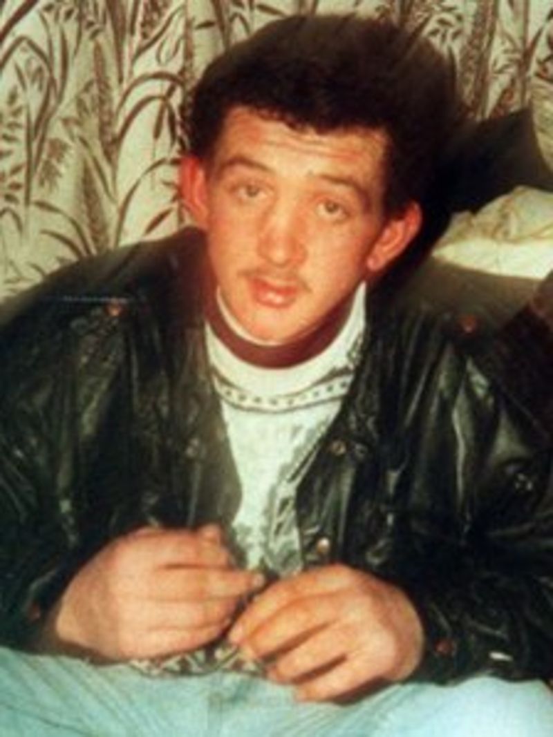 Shankill bomber Thomas Begley commemorated amid loyalist protest - BBC News