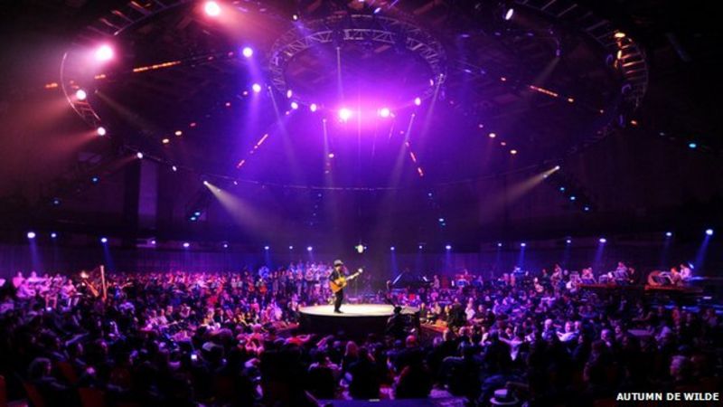 Beck, Arcade Fire and the music videos inviting fans in - BBC News