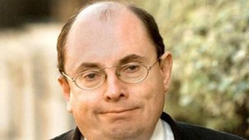 Killer surgeon Steven Walker makes bid to return as doctor - BBC News