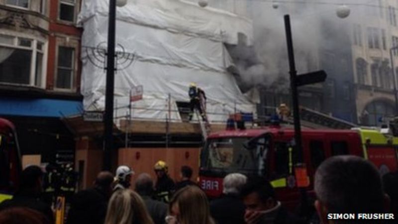 Oxford Street fire closes section of road - BBC News