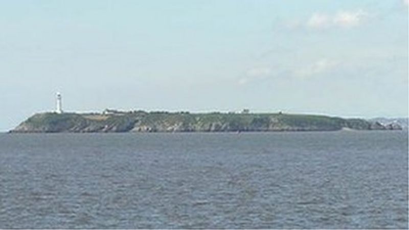 Families can spend night under stars on Flat Holm - BBC News