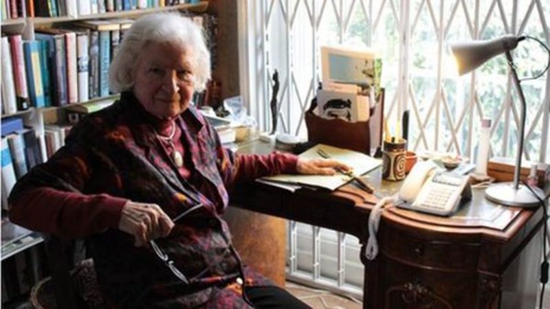 PD James's 10 tips for writing novels - BBC News