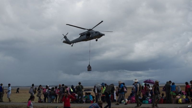 In pictures: Typhoon aid ramps up - BBC News