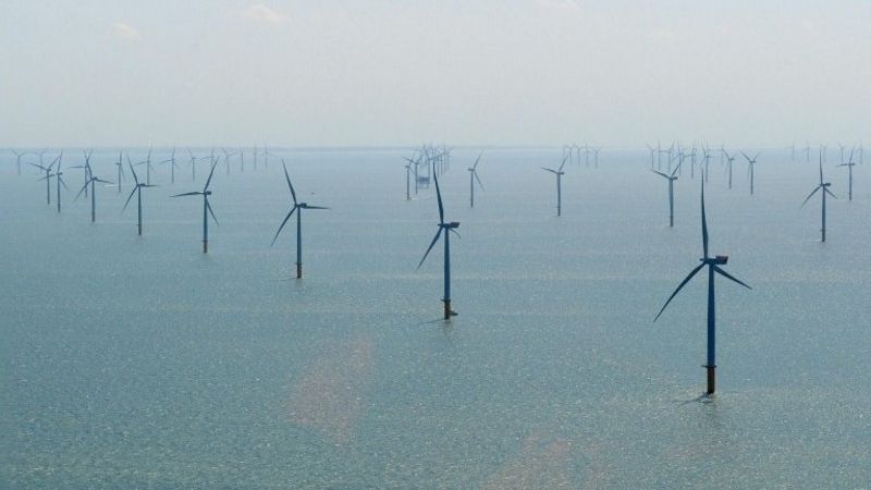 North Sea wind power 'may make East of England a trade hub' - BBC News