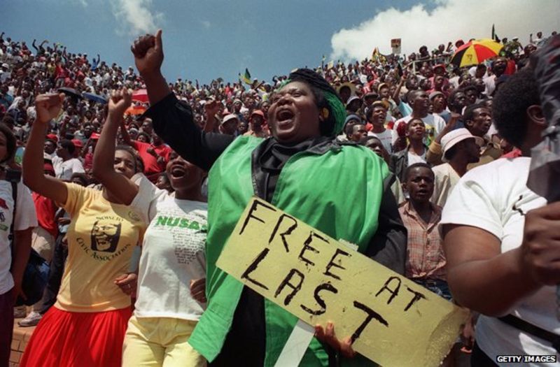 Mandela death: How a prisoner became a legend - BBC News