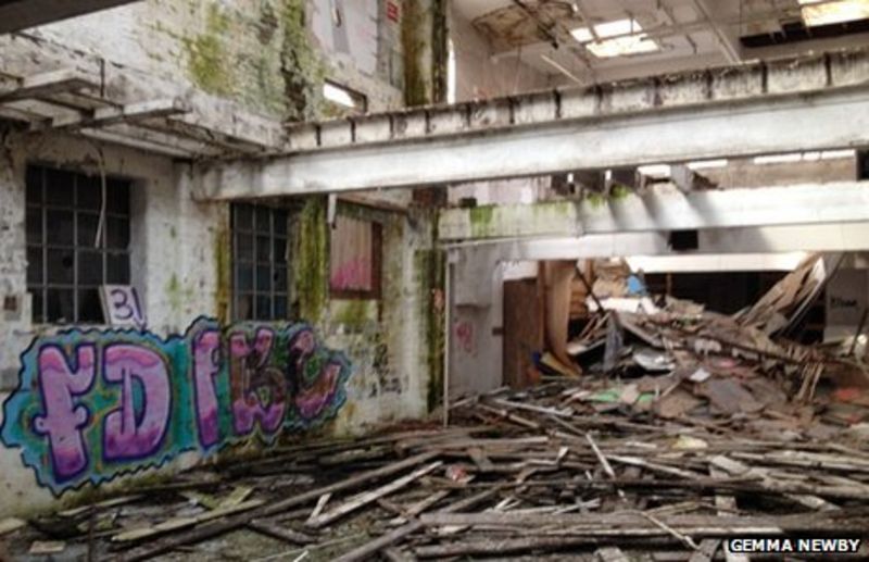 Lee Halpin: The death of an aspirant journalist - BBC News