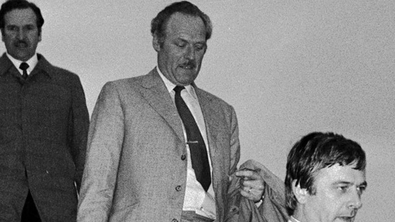 In pictures: Life of Great Train Robber Ronnie Biggs - BBC News