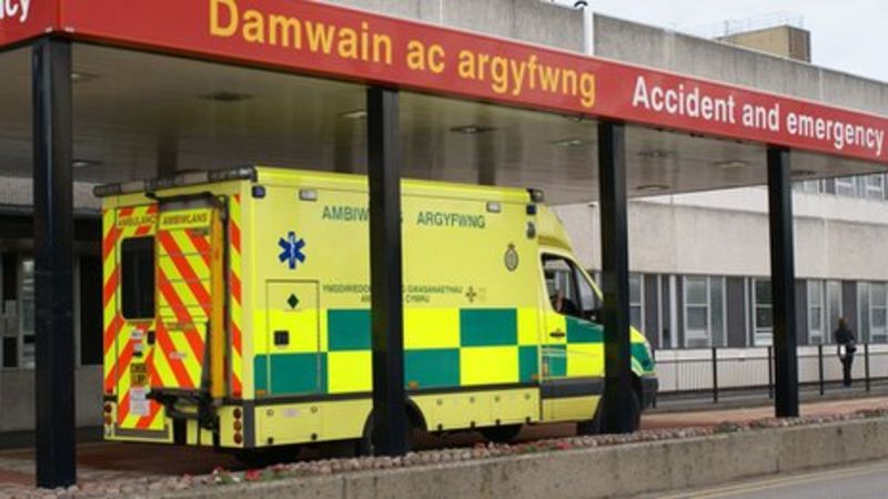 New name plan in Welsh ambulance shake-up - BBC News