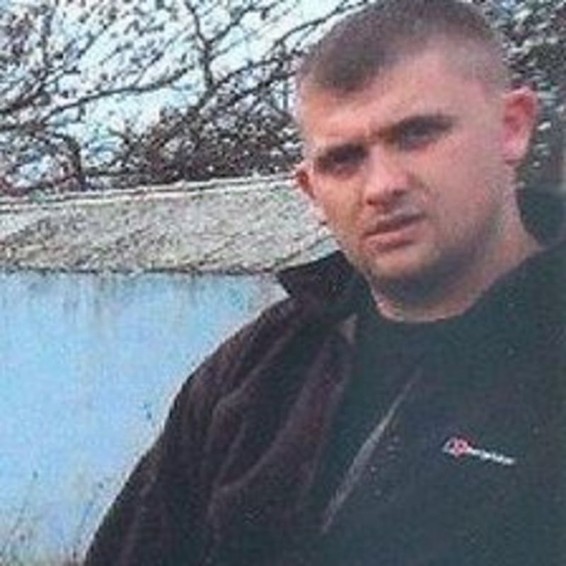 Missing Scott Fletcher 'known to criminals and in debt' - BBC News