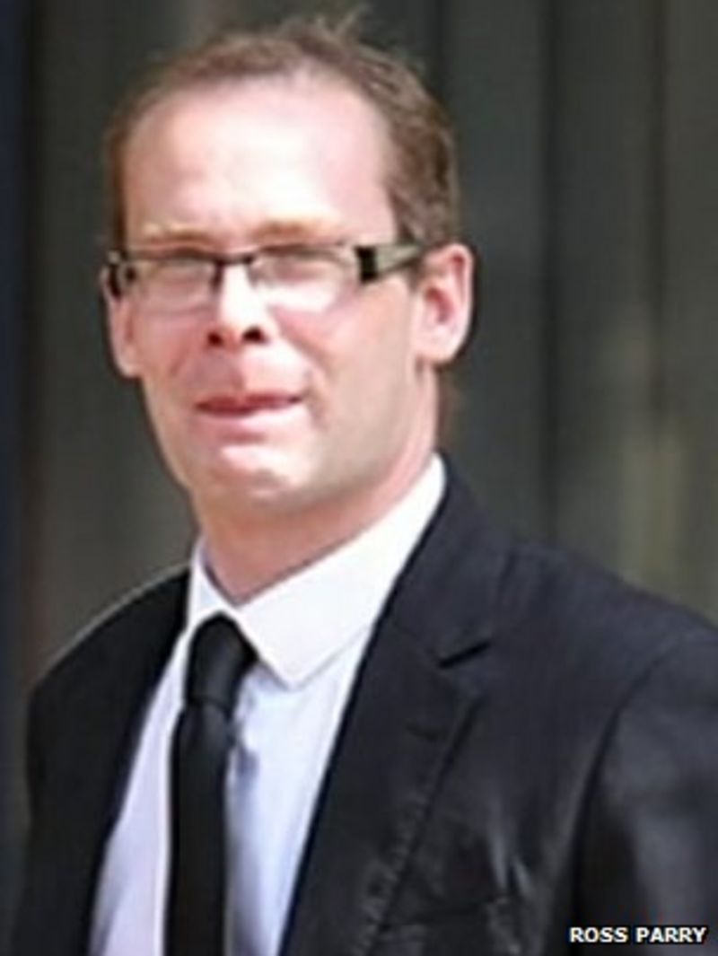 Former Bradford councillor Robert Payne jailed for tax fraud - BBC News