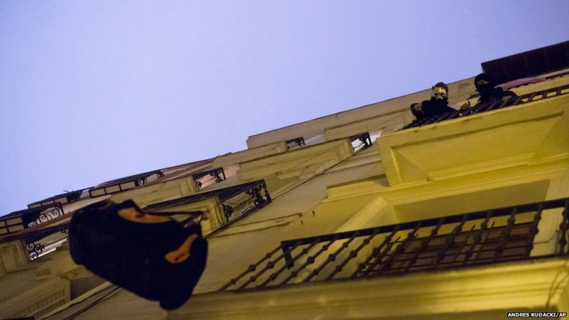 Day in pictures: 6 January 2014 - BBC News