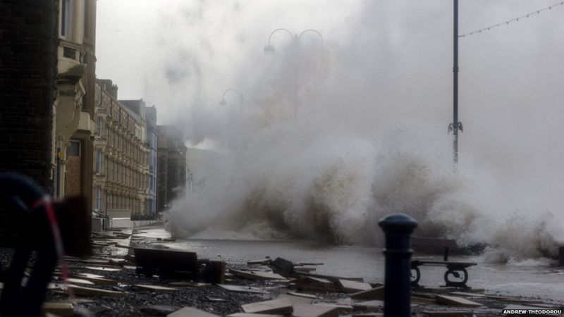 In Pictures: Wales storms and aftermath - BBC News