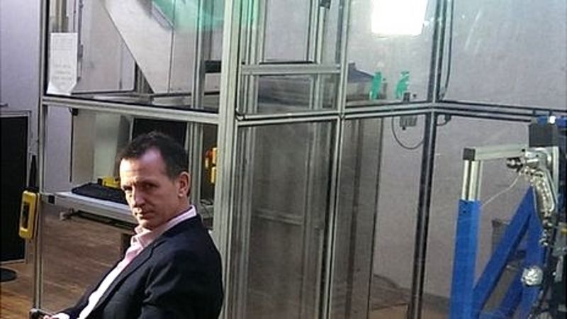 Smart racquet on hand to transform tennis coaching - BBC News