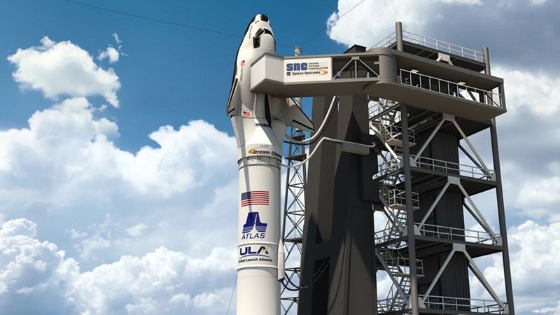 Nasa picks astronaut crew ship designs - BBC News