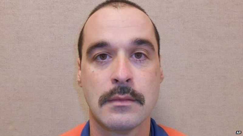 Murderer serving life sentence escapes Michigan prison - BBC News
