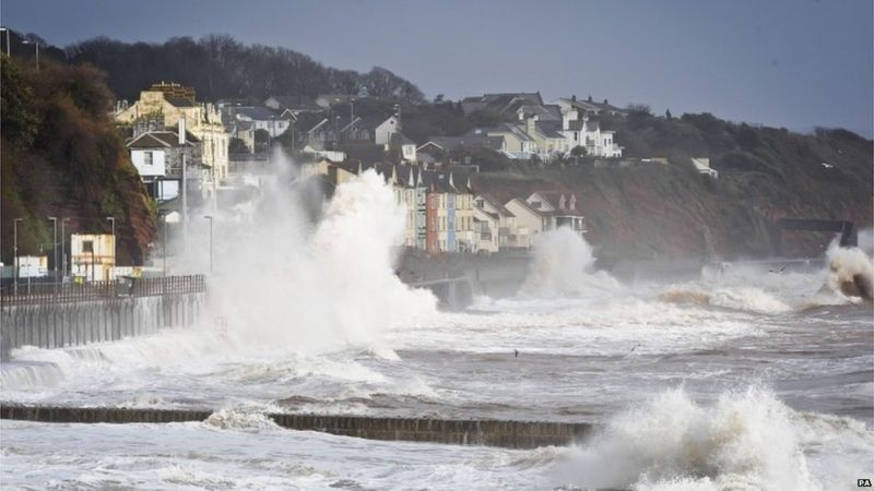 In pictures: Strong winds and rain batter the UK - BBC News