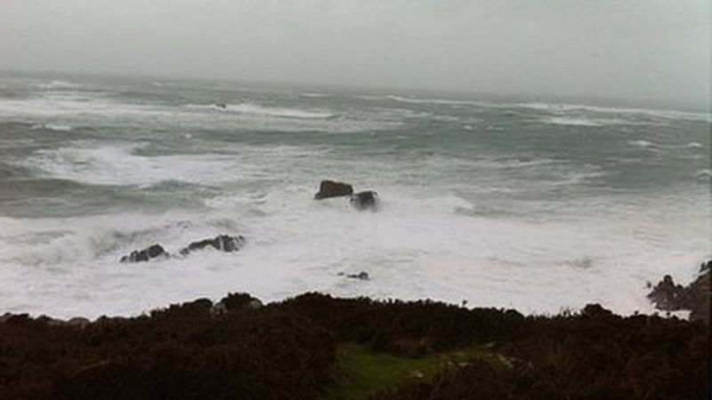 Guernsey endures 'horrendous' weather - BBC News