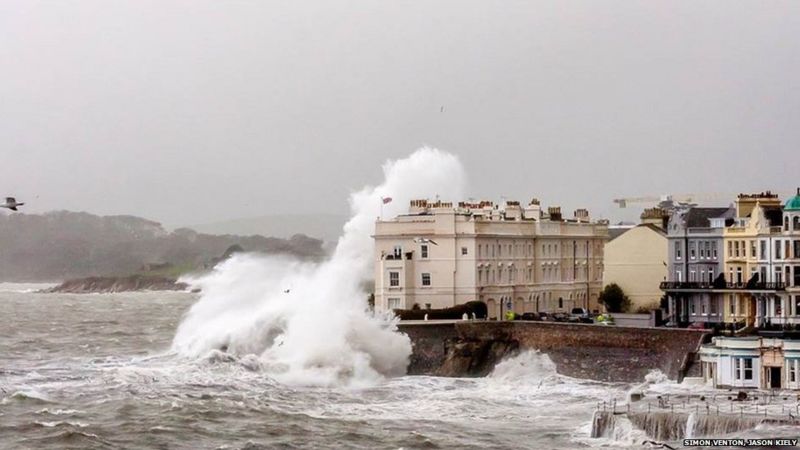 Pictures: Devon coast battered by storm - BBC News