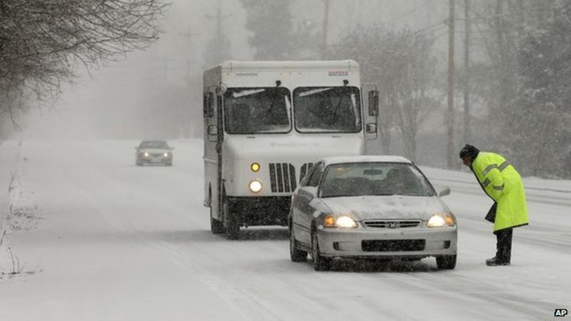 US 'catastrophic' ice storm rolls north - BBC News