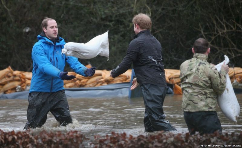 In pictures: Heavy rainfall sweeps the UK - BBC News
