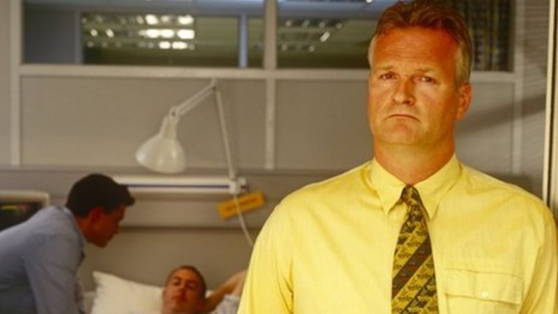 Clive Mantle case: Two cleared of Casualty star attack - BBC News