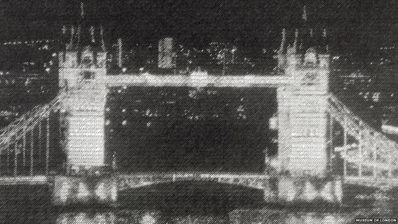 In pictures: London's bridges through the ages - BBC News