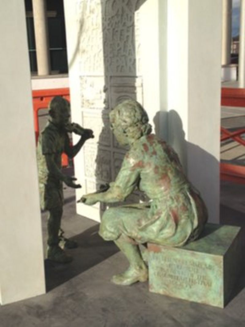 Statue to honour community arts hero Dr Helen Crummy - BBC News